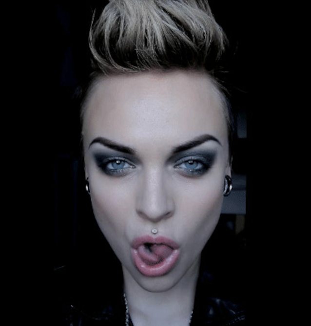 Whats The Name Of This Modelpornstar With The Split Tongue 1 Reply 1109141 ›