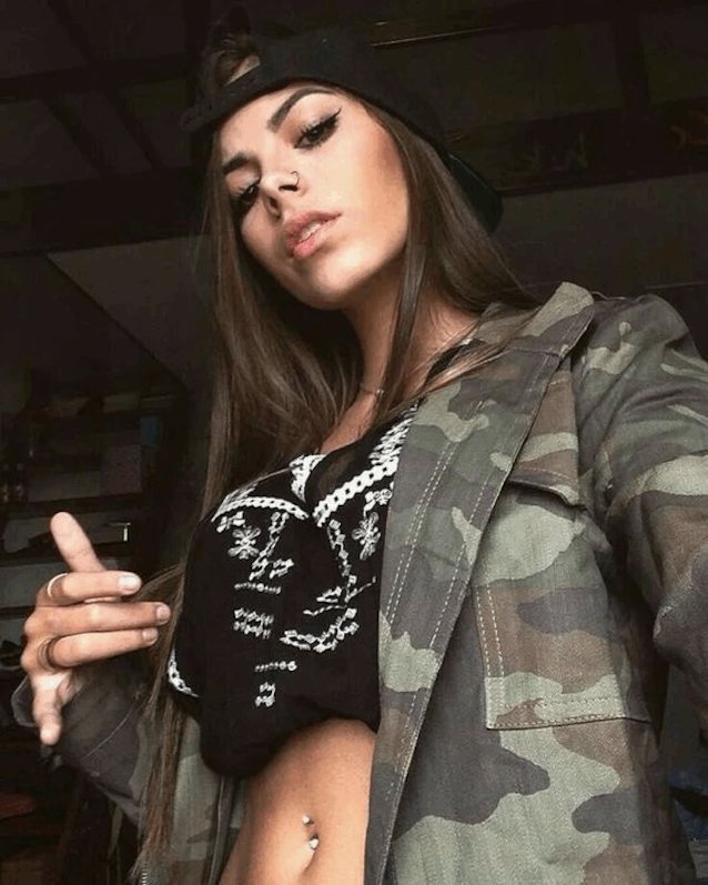 Brunettes Full Name 1218238 › 3567