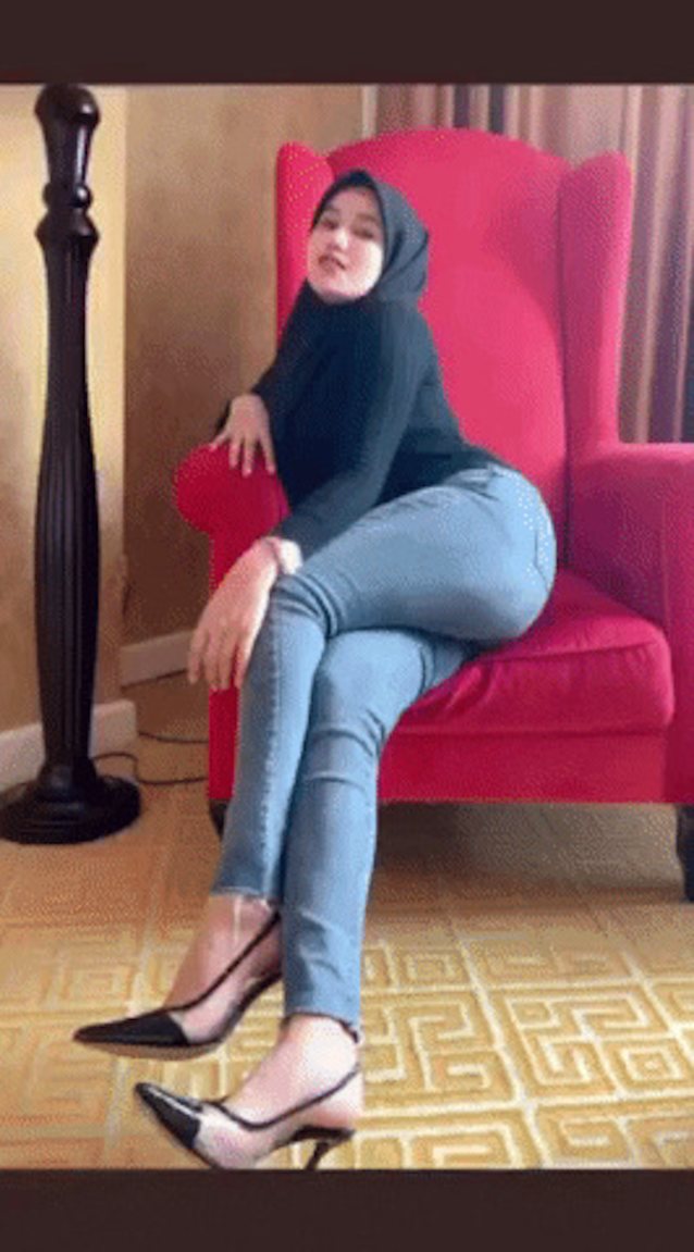 Can Someone Find Me This Girls Name She Got A Fat Ass 1359108