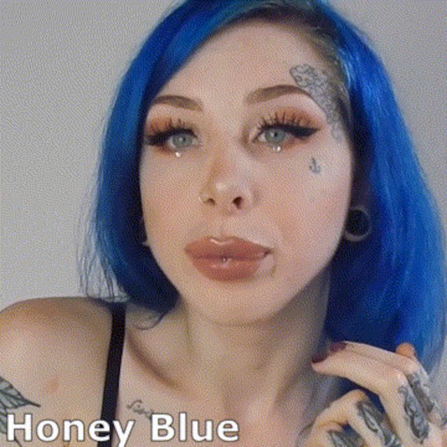 Whos This Blue Haired Alt Girl Honey Blue Ivy Blue 1447594