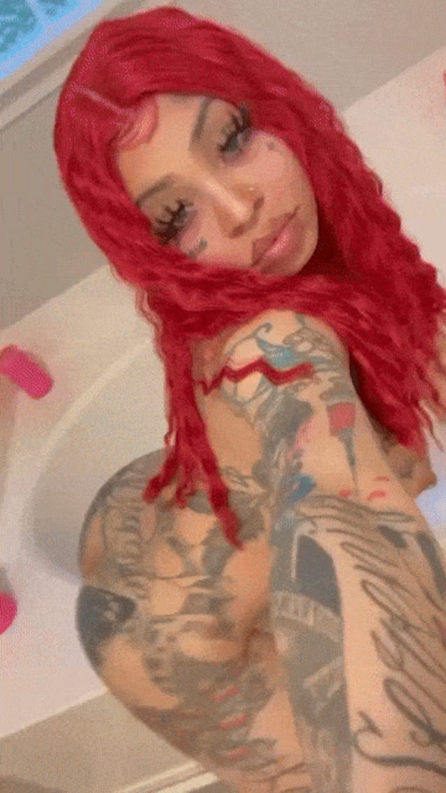 Who is this light skin red hair baddie - Kaay Brazy #1688986 ...