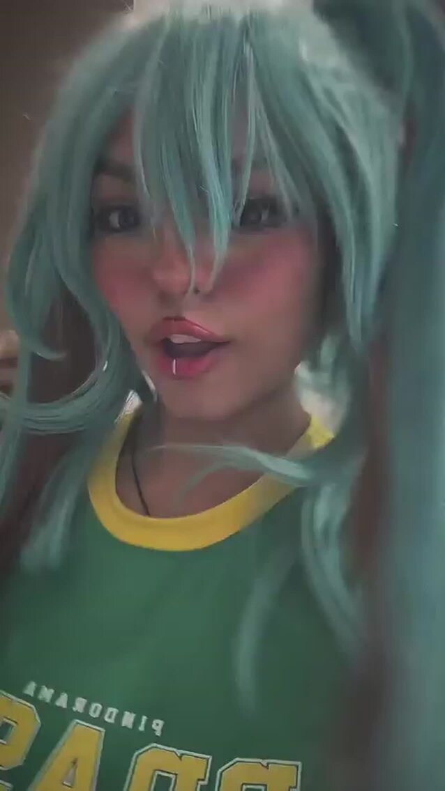 Whats The Name Of This Hatsune Miku Cosplayer Flashing On Tiktok 1